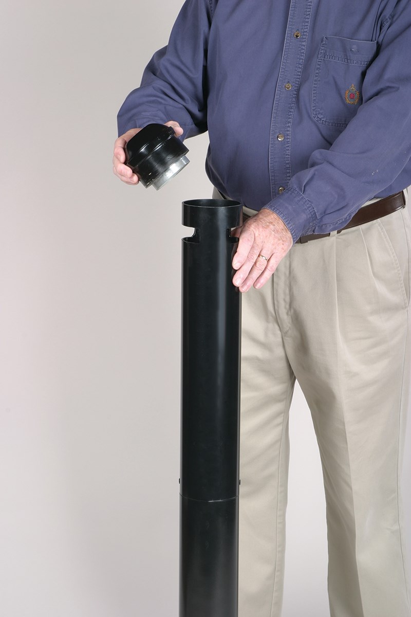 3Pin >> RUBBERMAID Smokers' Pole - Black